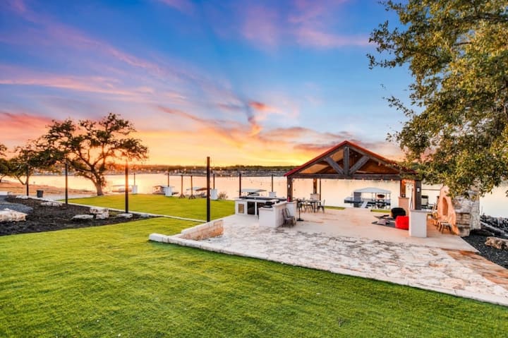 Retreat On Lake Travis - Lago Vista, TX