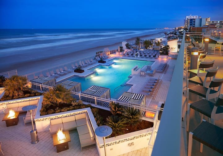 3 Pet-friendly Units In Beachfront Property, Pool! - Daytona Beach, FL