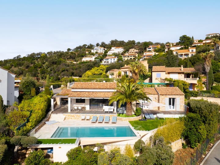 Villa Moderne De Plain-pied Avec Vue Sur La Mer - Roquebrune-sur-Argens