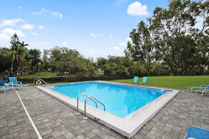 Sarasota Gem - Ringling College - Beautiful Bayou - Sarasota, FL