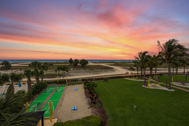 South Beach 301 On Ti With Gulf Front Balcony - Treasure Island, FL