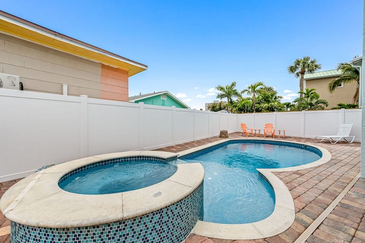 Fabuleuse Maison, Piscine Privée Et Spa, à Distance De Marche De La Plage ! - Fort Myers Beach, FL