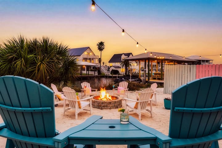 Dog-friendly Beach Stay! Heated Pool & Fire Pit! - Gulf Shores, AL