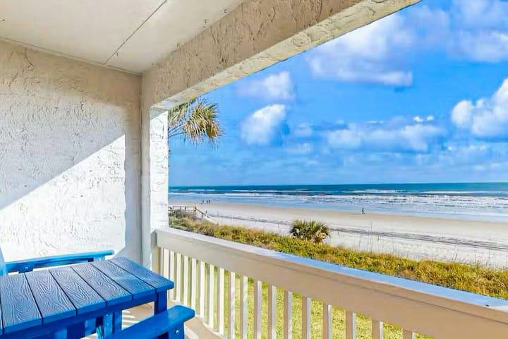 Oceanfront 2br With Amazing Views & Beach Access - Crescent Beach, FL