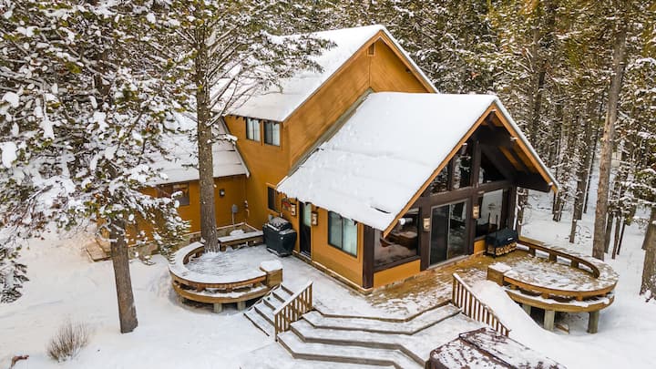 Chandler's Lodge, Dock, Bbq, Hot Tub, River Access - Henrys Lake, ID