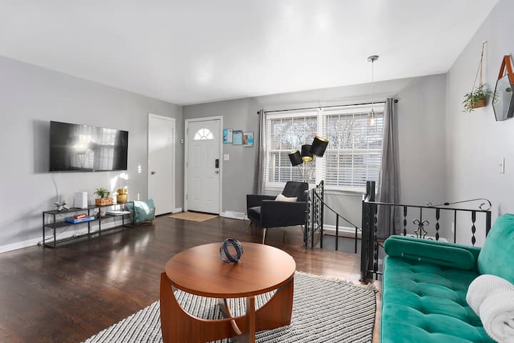Home Away From Home|4br|fenced Yard|king Beds|wifi - Overland Park, KS