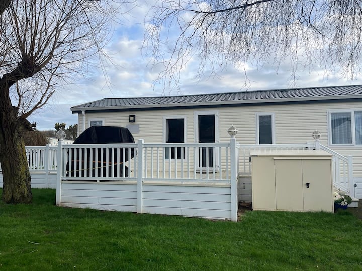 Charming 3 Bedroom Lodge Manor Park Hunstanton - Hunstanton