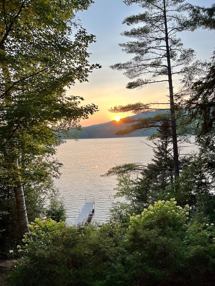 Private Family Getaway, Firepit, Lakefront, Ski - New Hampshire