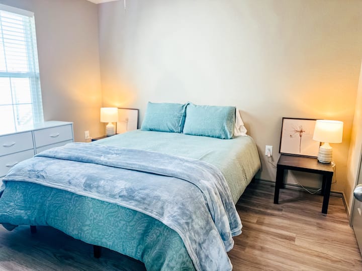 Cozy Comfort 1br – Renovated, Private, Pet Welcome - Texas City, TX