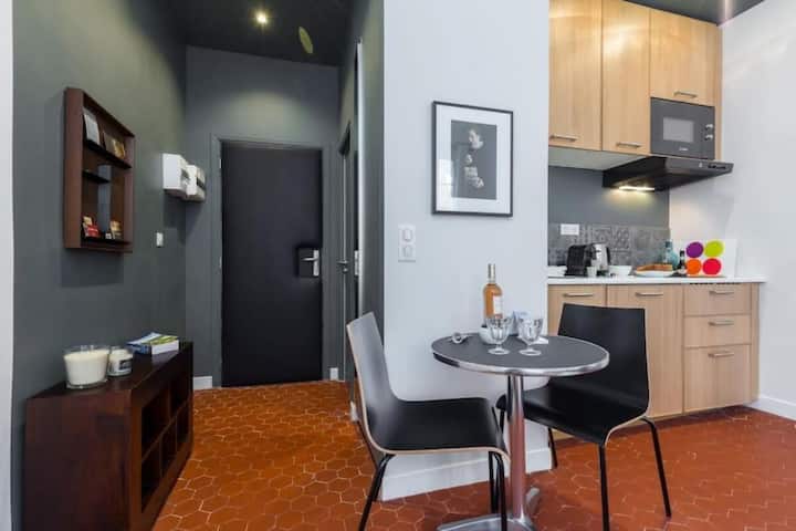 Droite - Studio Lumineux Dans La Vieille Ville - Nice