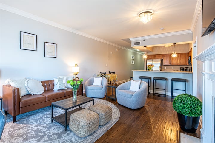 Sokno Waterfront Condo~mins To Downtown~ Sleeps 6 - Knoxville, TN