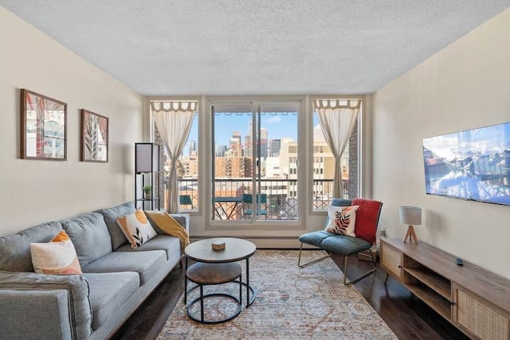 Mins To Saddledome |Free Parking |Central Dt Condo - Calgary