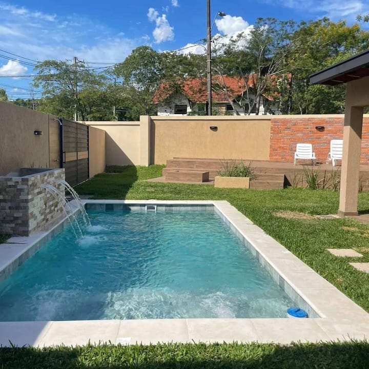 Casa Moderna De 3 Habitaciones En Centro De Sanber - Paraguay