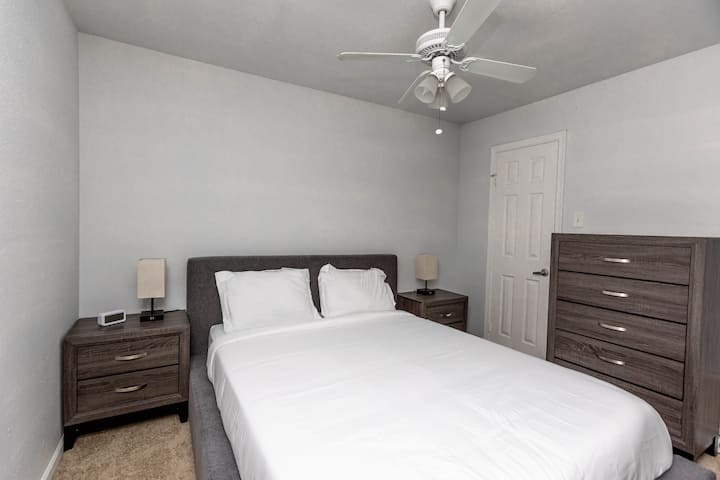 Wyndham 108.  Corporate & Modern 1br Suite - Hampton, VA