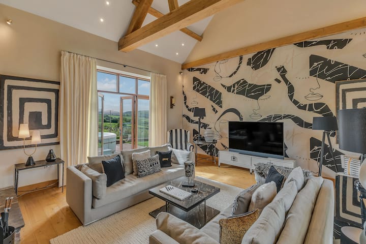 Hilltop View With Hot Tub - Wales