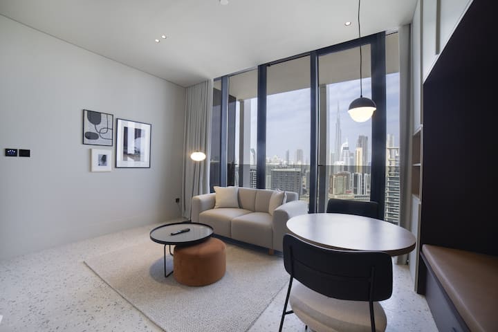 Studio W/ Burj Khalifa View | Upside Living - Dubái