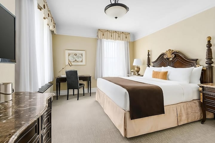 4 Rooms Close To New York Historical Society! - Hoboken, NJ