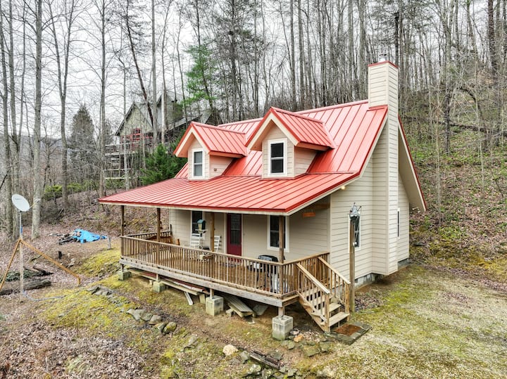 Santeetlah Lake Retreat W/ Dock: Walk To Water! - Lake Santeetlah