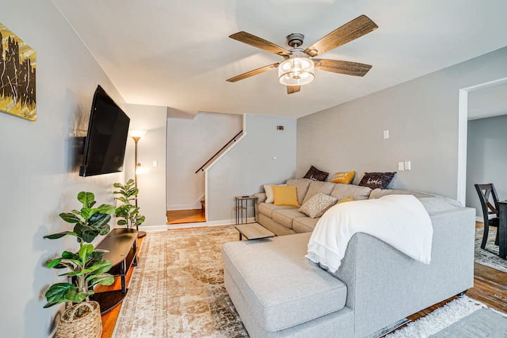 Penn Hills Home ~ 11 Mi To Pittsburgh - Monroeville, PA