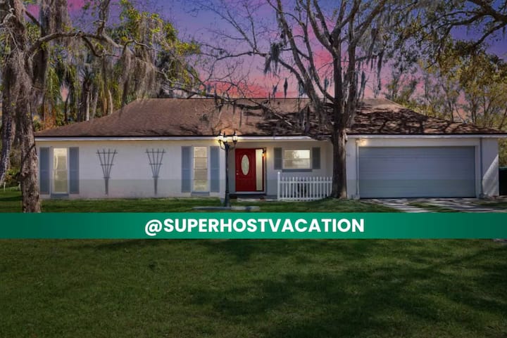 Red Jordan | Boho Style Vacation Home - Orlando