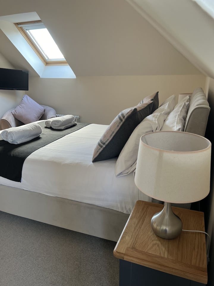 Druid White Room - Inverness