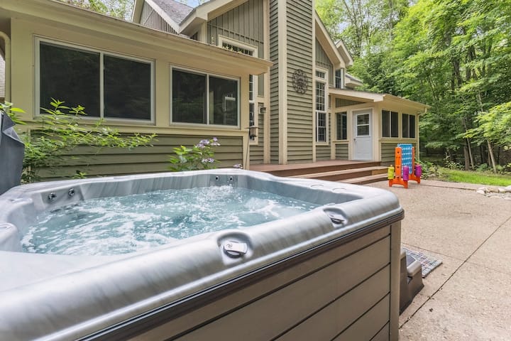 Harbor Ctry-gorgeous Cape Cod Home- 2 Wooded Acrs - Bridgman, MI