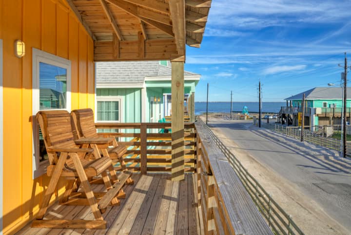 Pool, Boat Dock, Bay View Balcony | Cooper's Hawk - Corpus Christi, TX
