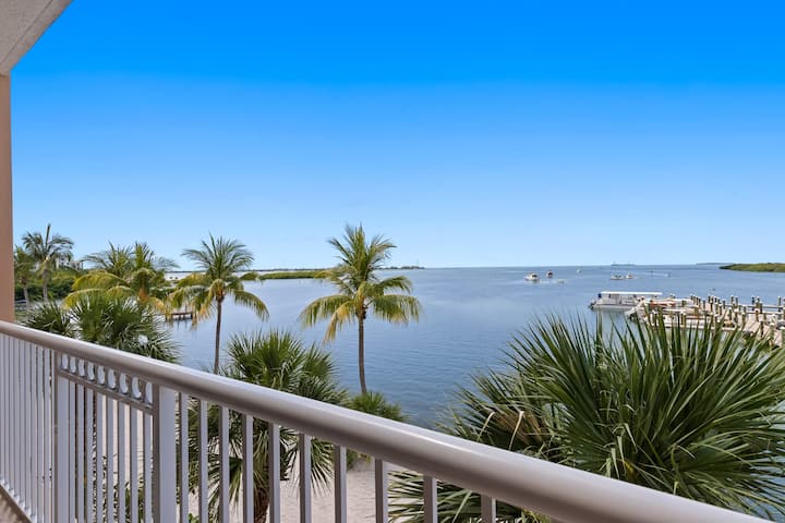Ocean Front Presidential Suite | Beachside Resort - Key West