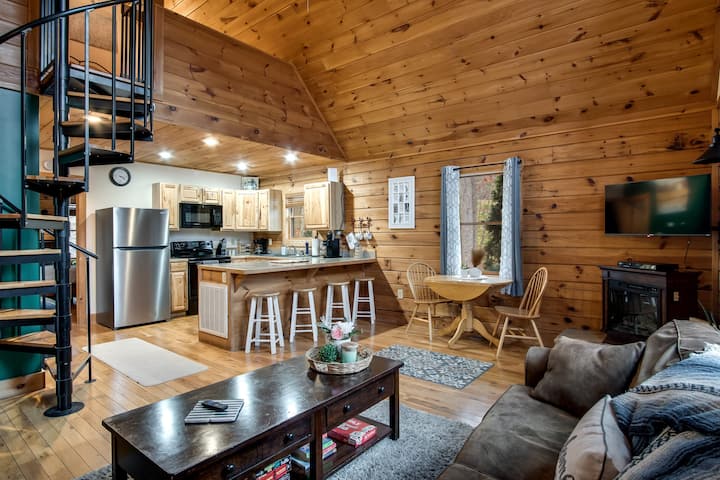 Mountain View Cabin With Private Hot Tub - Bryson City, NC