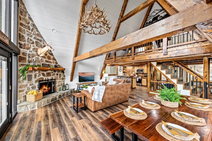 See Bears Daily | A-frame Near Downtown Gatlinburg - Gatlinburg, TN