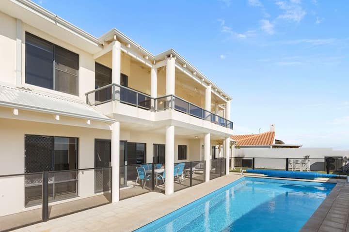 Oceanfront Escape Private Pool And Beach Access - Perth