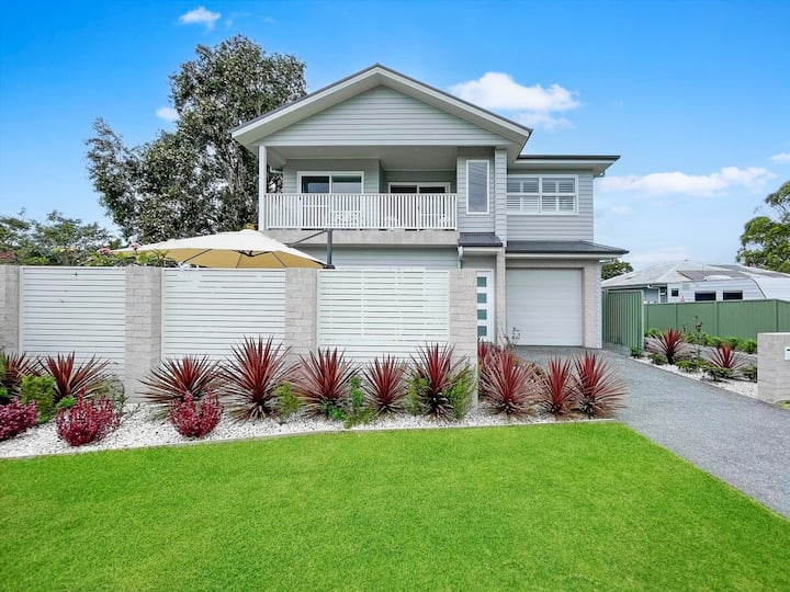Coastline Cove - Townhome Near Village & Marina - Shellharbour