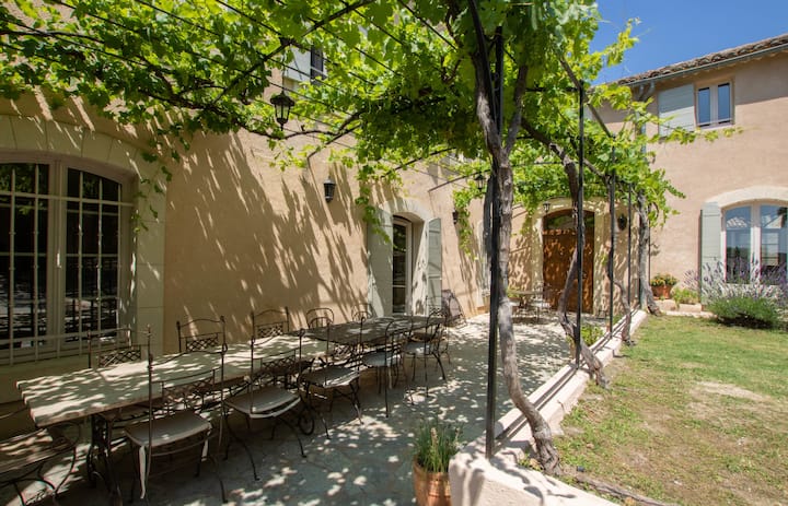 Le Château Des Trois Tours - Vaison-la-Romaine
