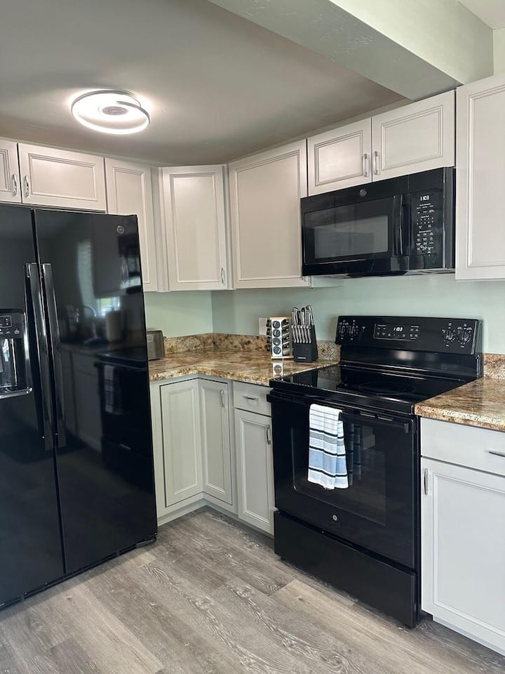 *Clean *Modern Respite *Wifi *Private Yard - 普雷斯科特