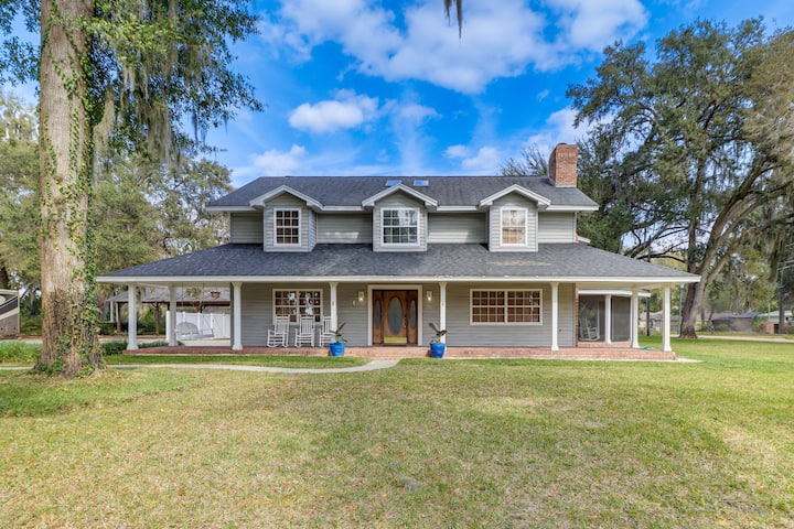 Private Pool & Lake Views: Family Home In Oxford - The Villages, FL