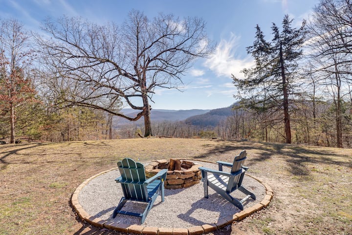 Jasper Cabin W/ Fire Pit, Grill & Mountain Views! - Arkansas
