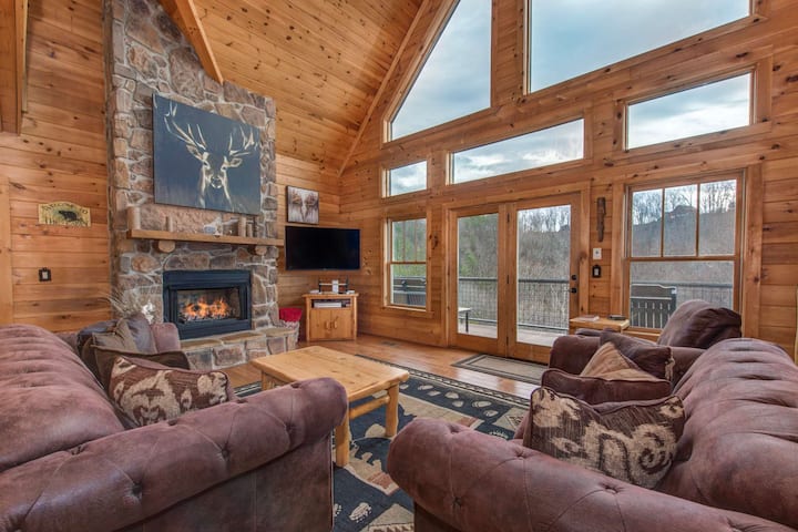 Cabin With Mountain Views, Hot Tub & Game Room! - Townsend, TN