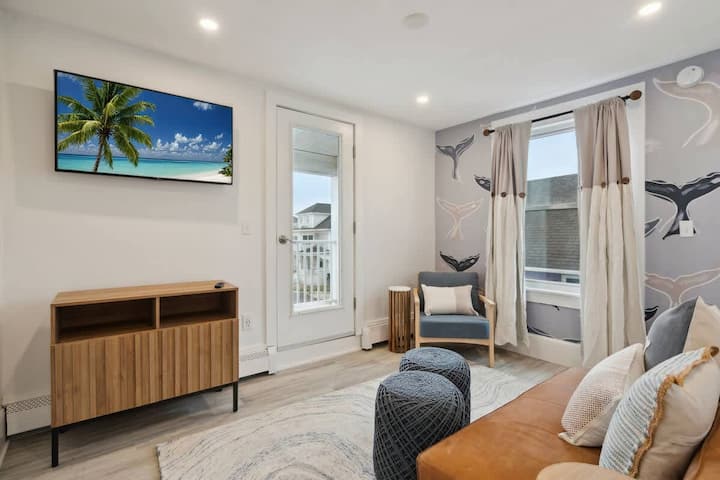 The Whale Tail | Ocean Views | Private Balcony - Hampton, NH