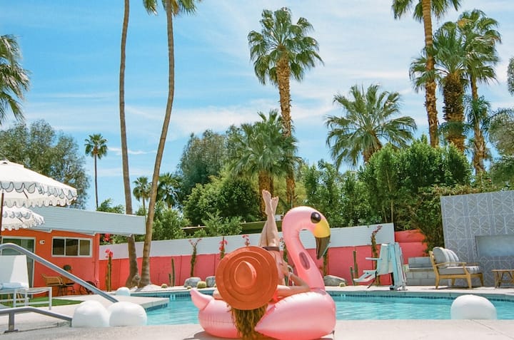 Barbie King Suite, Pool Hot Tub  + Pet Friendly! - Palm Springs, CA