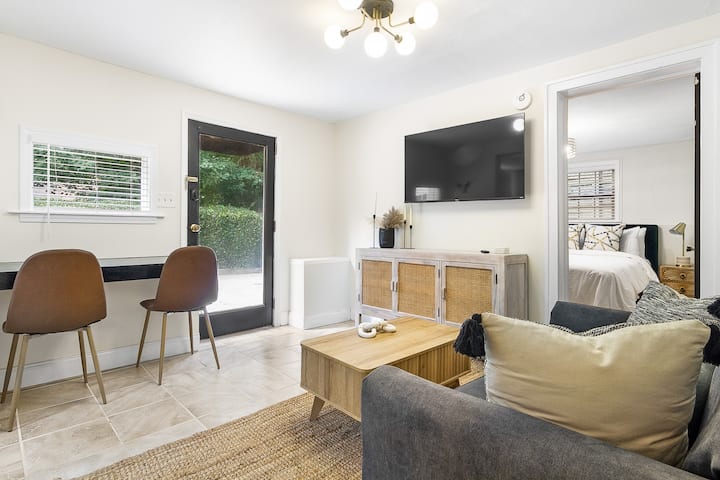 Renovated Buckhead 1bed/1bath Duplex - Buckhead, GA