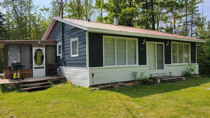 Affordable Sauble Beach Getaway - Sauble Beach