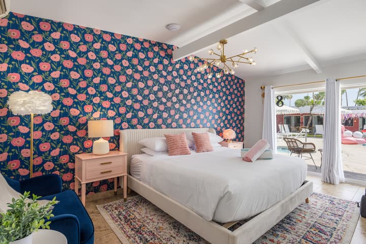 Chic Getaway; King Bed, Pool, Hot Tub & More! - Palm Springs, CA