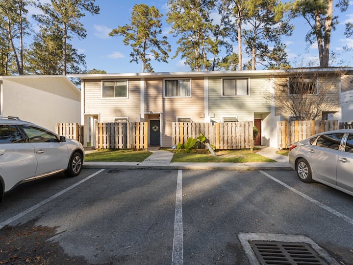Sleek Condo Uf Crossing - Gainesville, FL