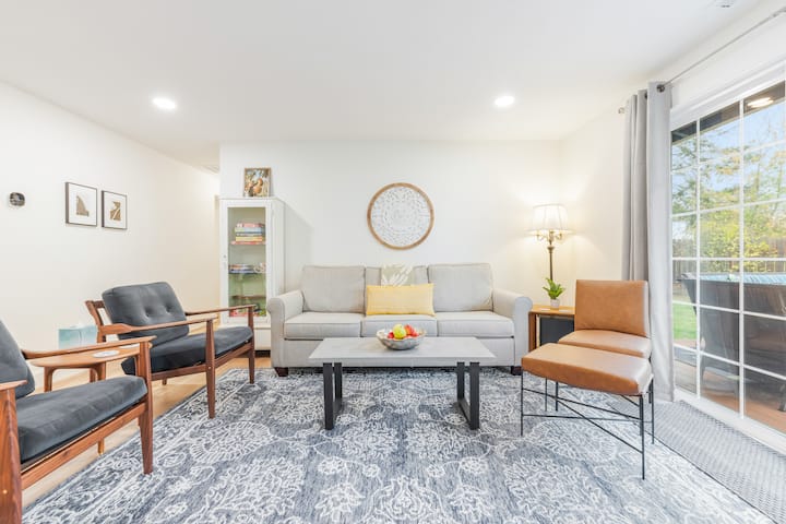 Apple Tree Cottage ~ Walkable 2 Bed/2 Bath - Carlton, OR