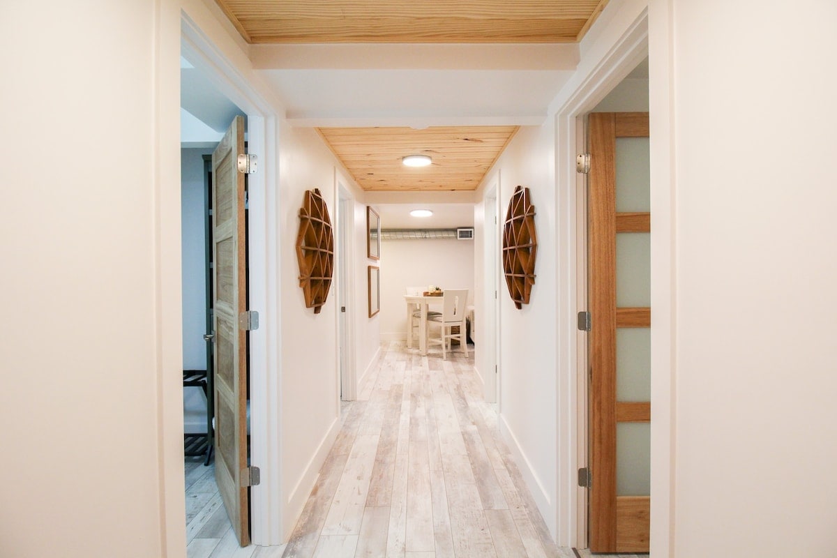 Delightful 2BR Downtown Sarasota - The White Pearl - Condominiums for ...