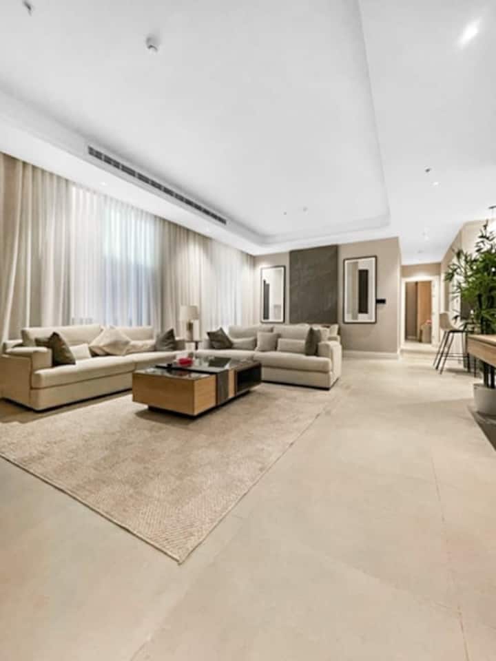 Gr-high-end 4-bd Apartment| Prime Location - Riyadh