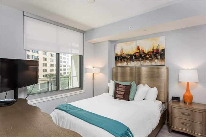 Easy Access To I-270 1 Br | At Bethesda Station - Bethesda, MD