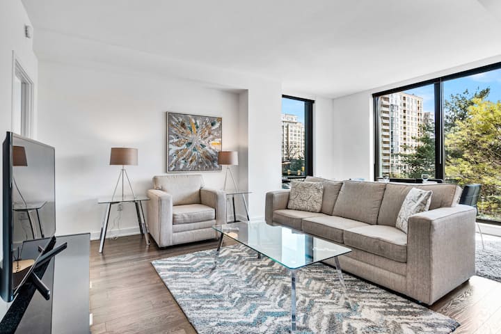 Reston Virginia 2 Br | Resort Style Amenities - Reston, VA