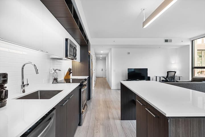 Near Wiehle-reston East Station 2 Br | Town Center - Reston, VA