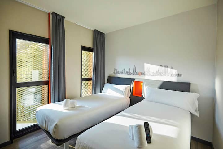 Simple Twin, Easy Access To City Centre - Barcellona